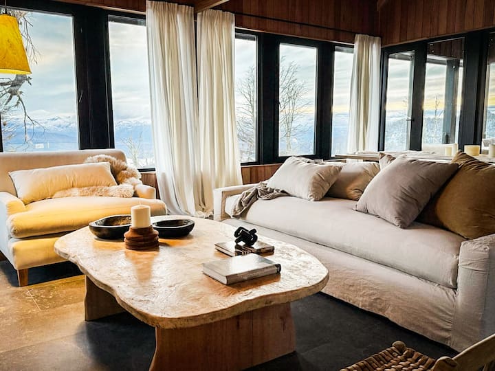 Hillside Retreat Ideal For Group Facing Cordillera - San Martin de los Andes