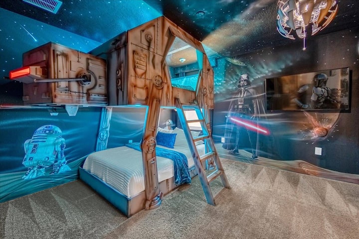 9 Bedrooms / 5 Bathrooms / Storey Lake (4629 Tb) - Kissimmee, FL