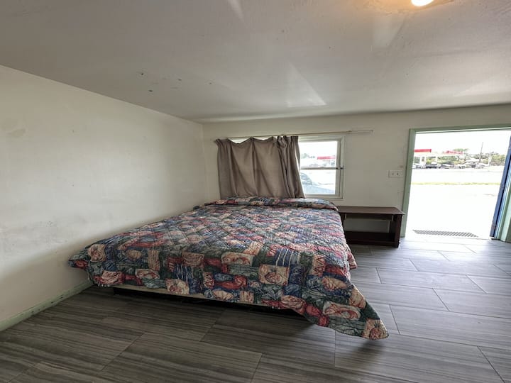 Lit Queen Fumeurs - Tampa, FL