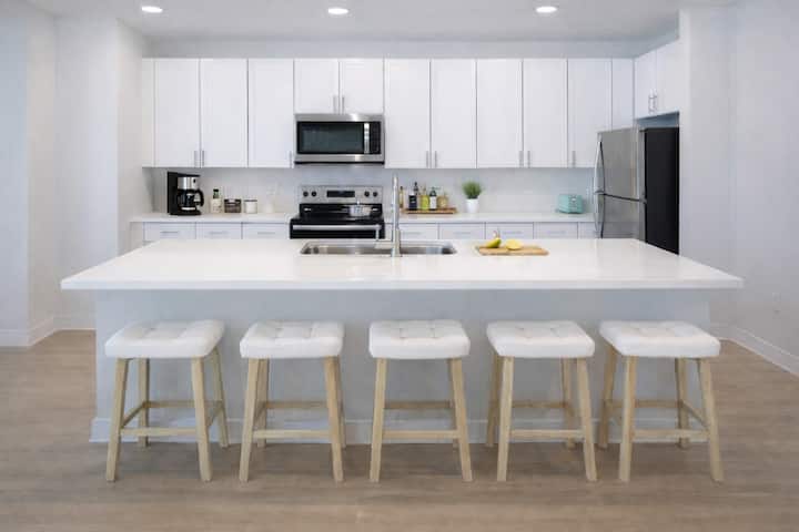 Spacious 2br Haven Escape W/ Superstar Amenities - Fairview Park, Sherman