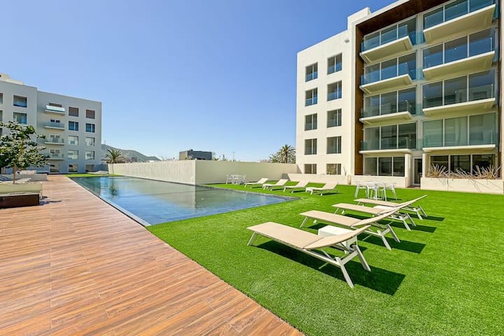 Spacious Luxury Apartment With Ocean Views, Pool A - Cabo San Lucas