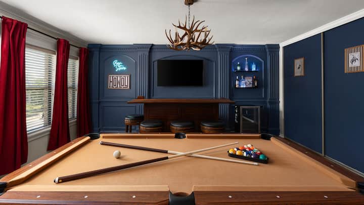 Cedar Park Parlor! 5br Hot Tub & Game Room - Leander, TX