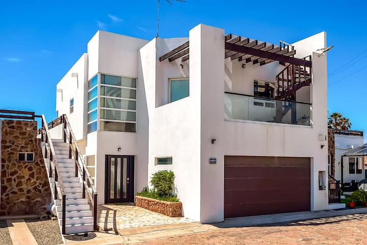 3br 2-story Dog-friendly Villa W/pool & Balconies - Rosarito
