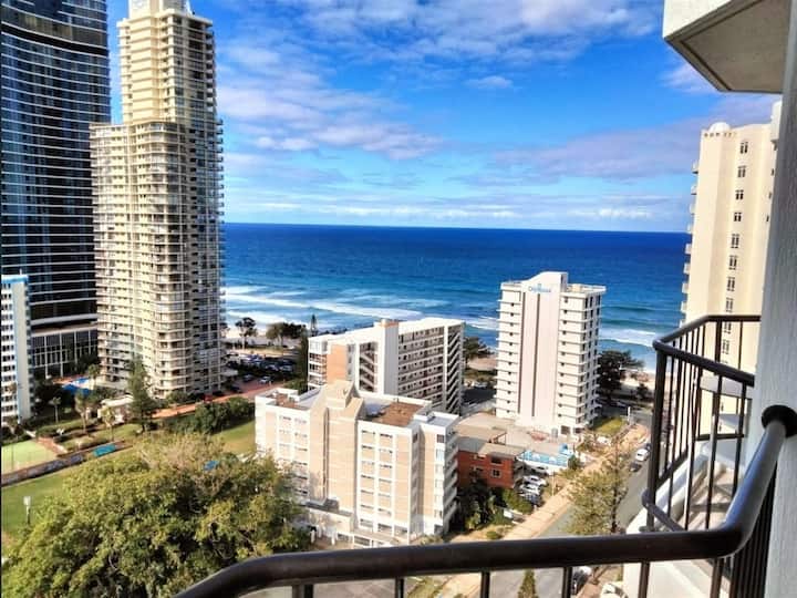 Stylish Stay In Prime Location - Gold Coast
