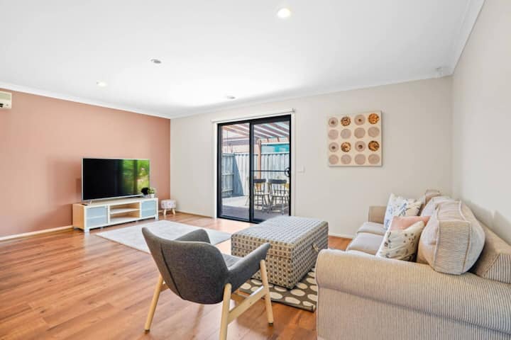 20%off Monthly 4b Getaway Walking To Train Station - Caroline Springs