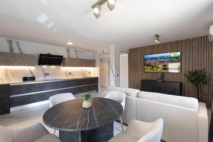 Aura Superior Apartment - La Pineda