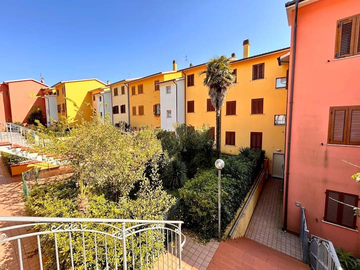 Appartement Avec Balcon Et Place De Parking - Numana
