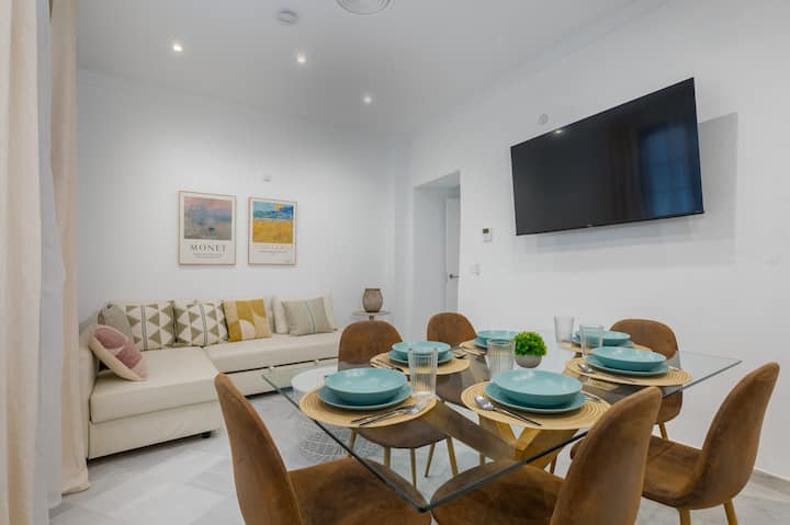 2br/2ba Next To Bucarelli Palace - Sevilla, España