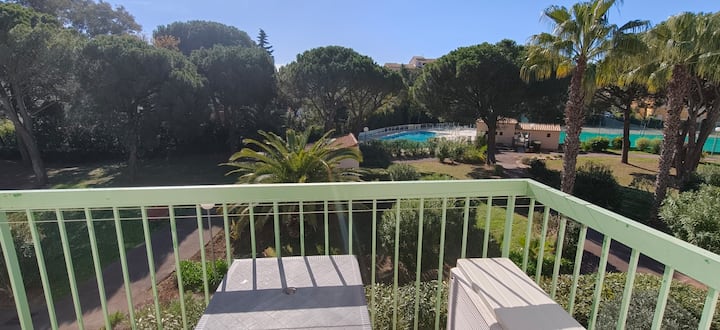 Appartement Calme Avec Balcon Et Piscine - Fréjus