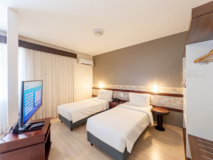 Flipchave | Double Twin - Com Duas Camas - Prz 305 - Joinville