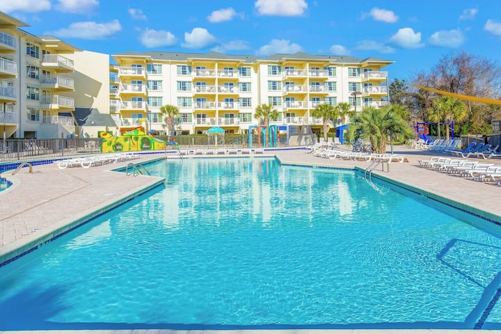 Relaxing Haven W/ Pools, Water Park & Coffee Shop - Pawleys Island, SC