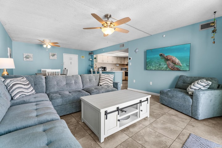 Oceanfront Condo W/pool - Steps To The Beach - Ocean City, MD