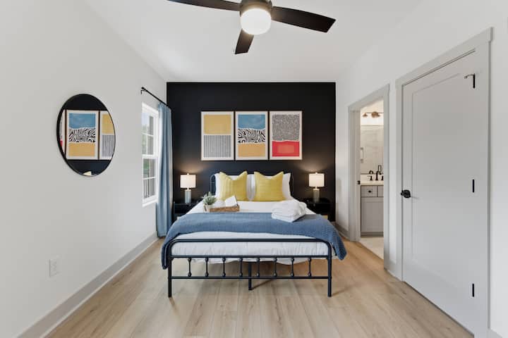 Queen Suite + Rooftop - W/d + Wifi - Workspace - Murfreesboro, TN