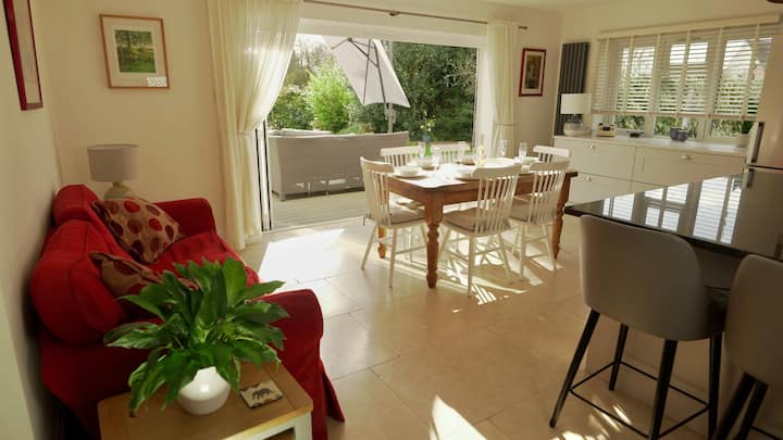 Spacious Home In The Cotswolds, Parking & Garden - Tewkesbury
