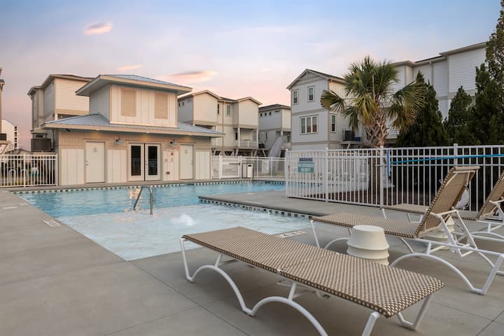 New Home | Community Pool | 0.2 Mi To Beach Access - Carolina Beach, NC