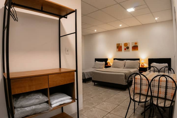 Villa Bilac Large Studio 2km To Vila Germanica 20 - Blumenau