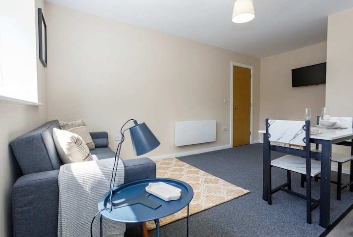 Modern 1 Bed Manchester Apartment W Fast Broadband - Longsight - Manchester