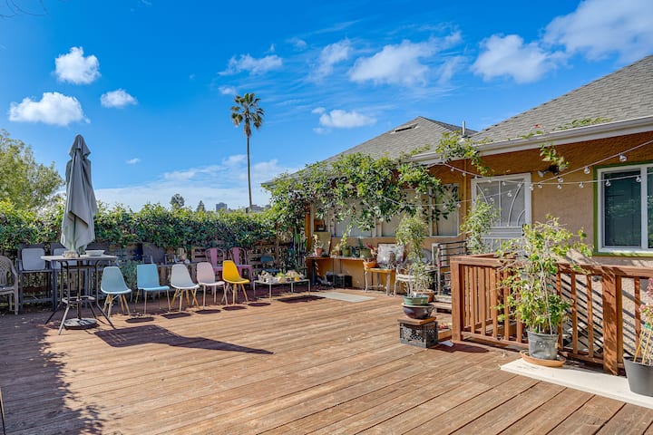 Walkable Dtwn Oakland Apt W/ Shared Rooftop! - Oakland, CA