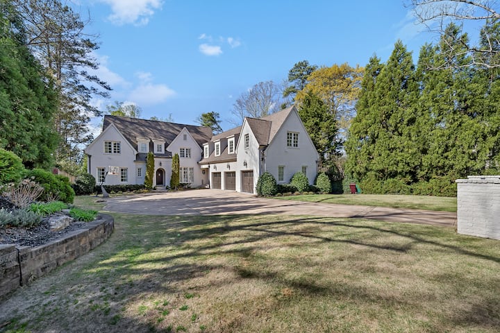 World Cup Estate | Pool, Theater, Gated - Sandy Springs, GA