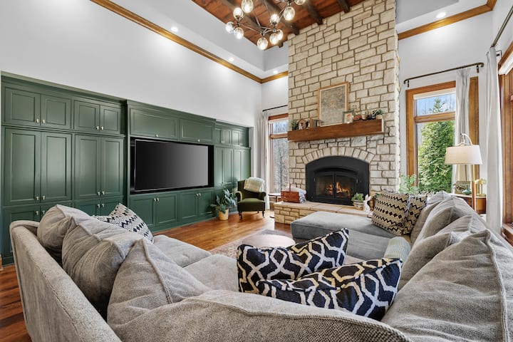 Above Iris Estate | 100+ Acres | Pool/spa | Luxe - Montgomery Bell State Park, Burns