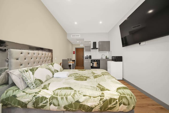 Modern Studio Steps From Ilford Station - Ilford