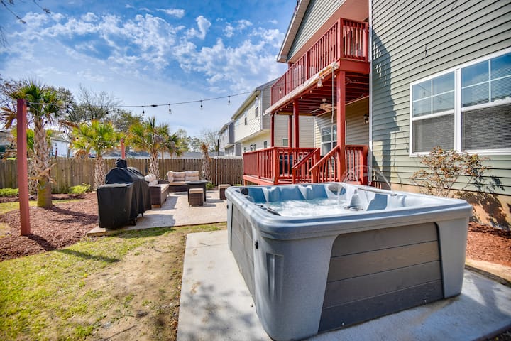 2 Blks To Beach! Family Home W/ Hot Tub In Norfolk - Virginia Beach, VA