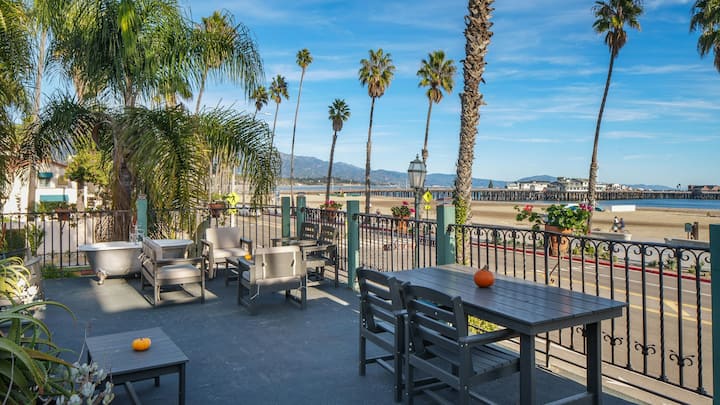 Beachfront Spa Tub Suite - Santa Barbara, CA