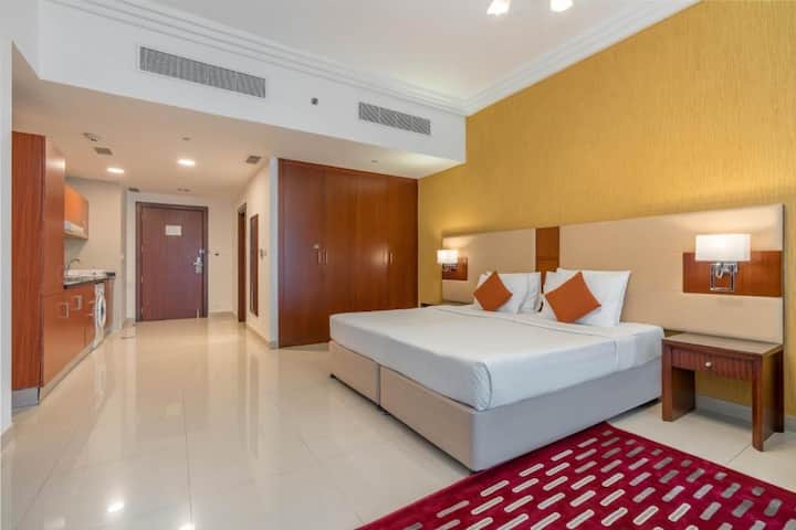Comfy Studio Near Salah Al Din Metro & Reef Mall - Dubaï