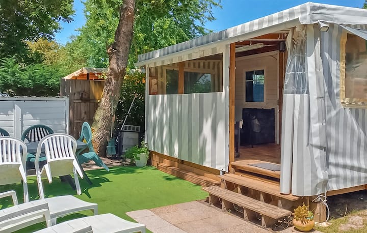 Nice (Sta)caravan In Sainte-eulalie-en-born - Gastes