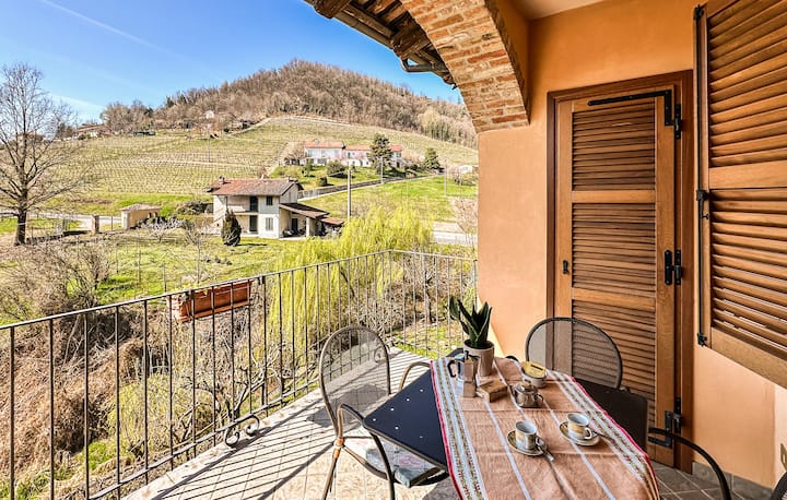 Cozy Apartment In Monforte D'alba With Wifi - Barolo