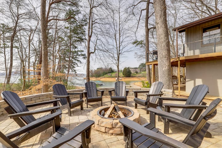 Dock, Deck + Views: Cherokee Lake Retreat! - Morristown, TN