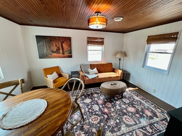 The Mystic Inn - Lake Geneva