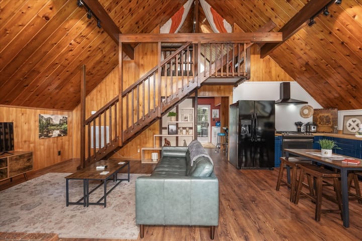 Cozy A-frame Retreat With Private Hot Tub For 6 - Bass Lake, CA