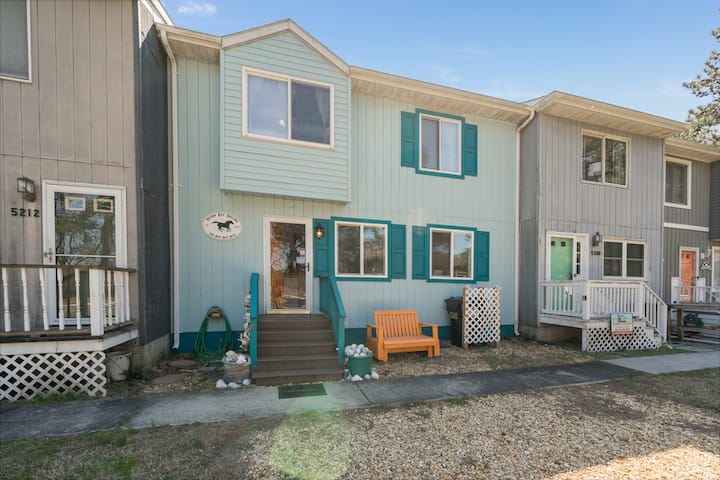 Island Bay Dreams - Chincoteague, VA