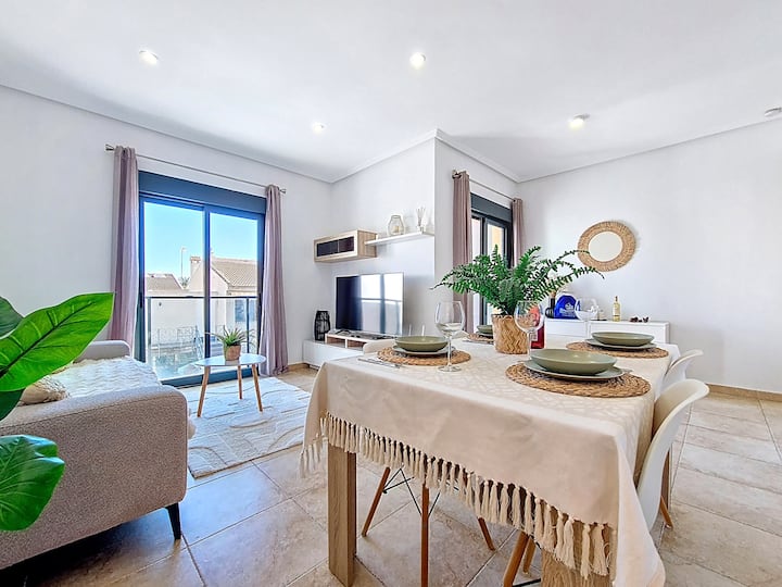Stylish Apartment In Central Location - San Pedro del Pinatar
