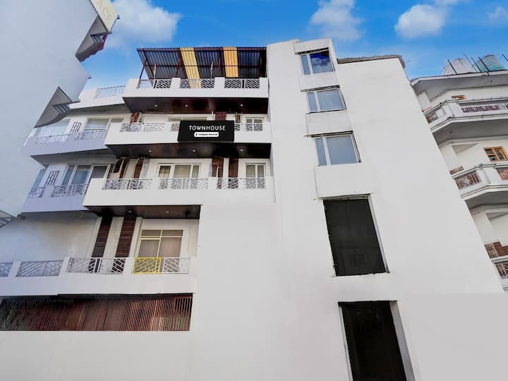 Maison De Ville Railway Road Katrathe Amro - Katra