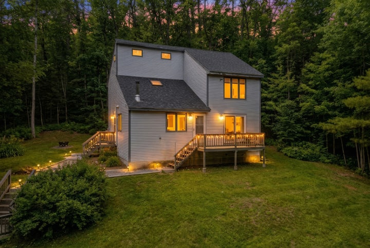 Waterville Retreat | Pools + Hot Tubs | Game Room - Campton, NH