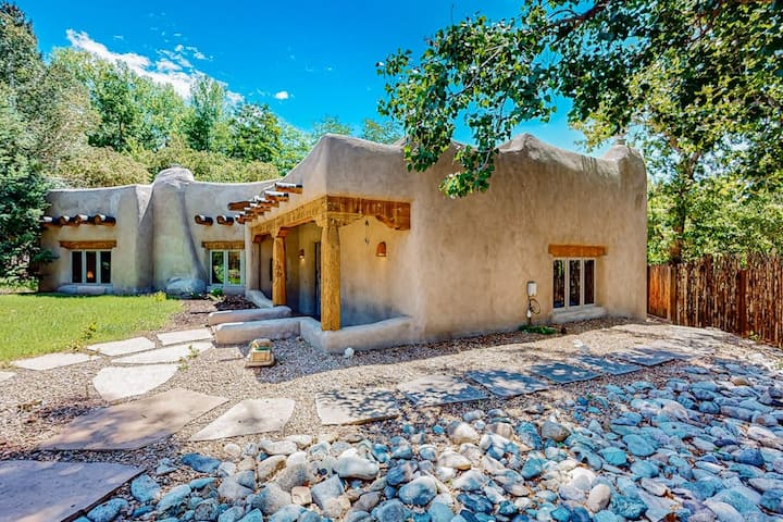 Beautiful Adobe Home Steps The Plaza With Private - Taos, NM