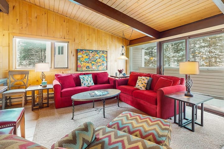 Large Mountainside Condo At Taos Ski Valley With V - Taos Ski Valley, NM