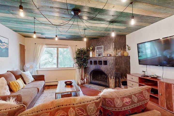 Mountain Condo With Fireplace - Short Drive To Arr - Taos Ski Valley, NM