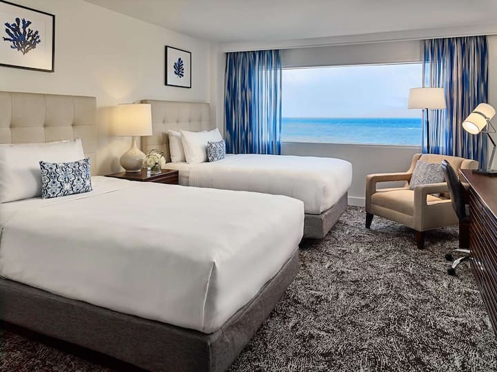 Family Beachfront Stay, Pool, Pet-friendly! - Fort Lauderdale, FL