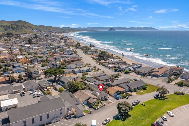 Steps To Sand! Coastal Retreat W/ Fire Pit & Views - Cayucos, CA