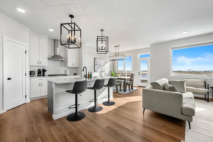All In Getaway > Sleeps 12 > Poker > Billards - Calgary
