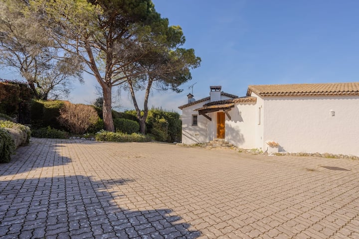Villa Provençale Avec Piscine Privée • 3 Suites • - Mougins