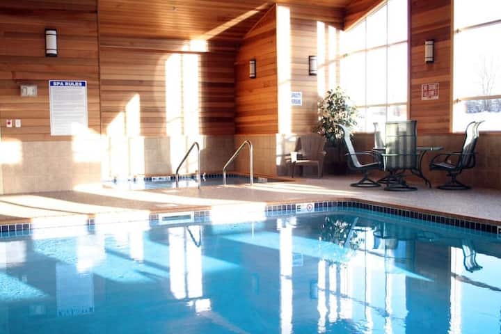 Super 8 Rogers Minnesota | Deluxe Queen Room - 漢諾威