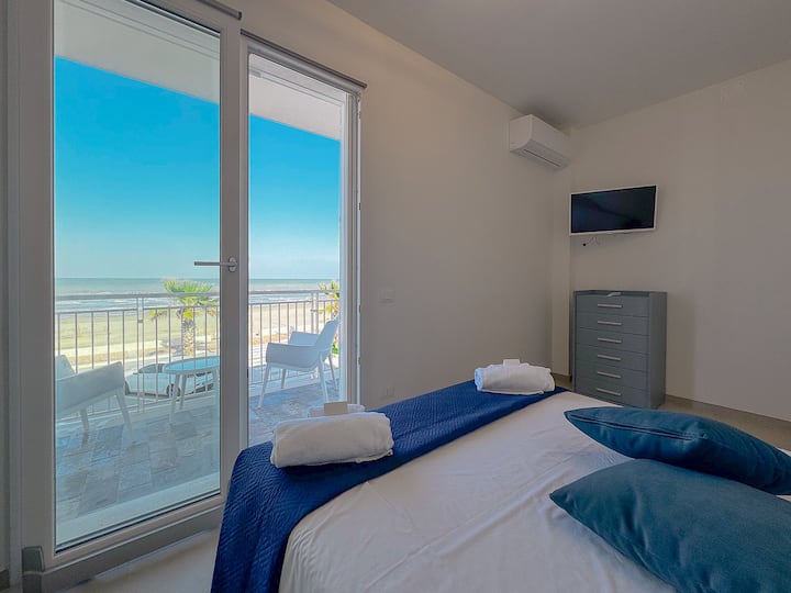 Sea-view Living | Double Space, Pure Ease - Civitanova Marche