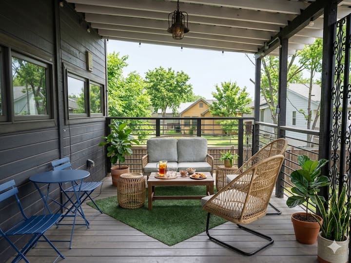 Modern Tiny Home With City View - Austin, TX
