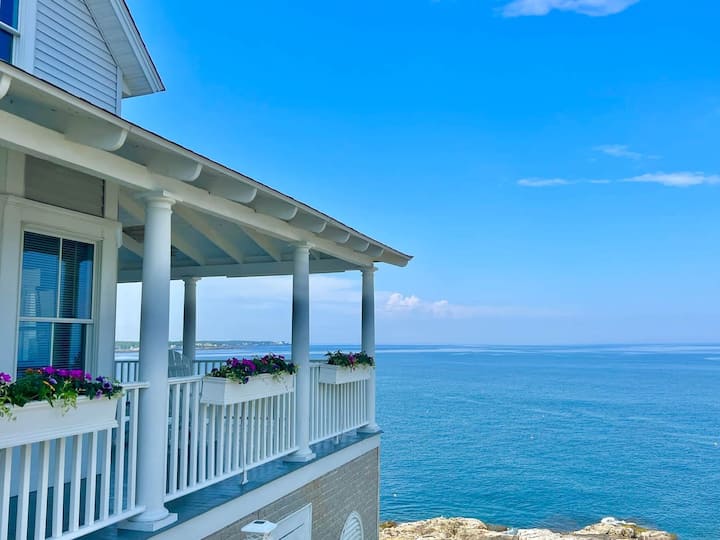 Broadway Cottage - York Beach Oceanfront W/ Views - York