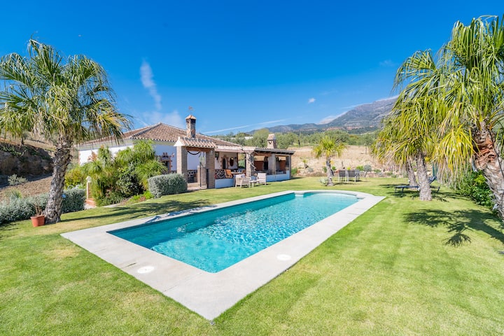 Cubo's El Valentin Rural House & Saltwater Pool - Casarabonela