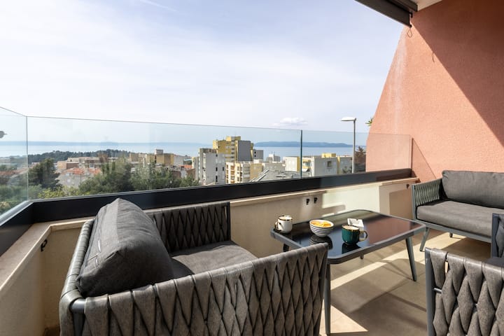 Apartment Sea Breeze With Private Balcony & Garage - Makarska Riviera